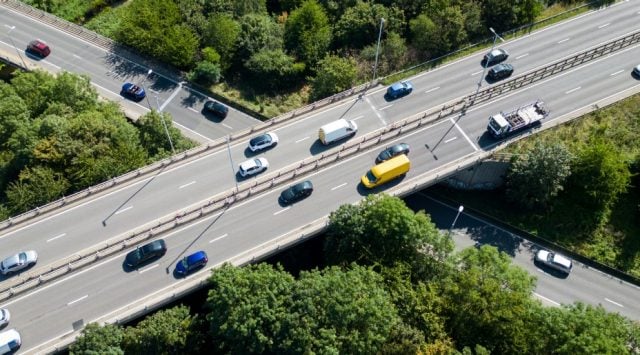 What you need to know about safe stopping distances | Allianz Insurance
