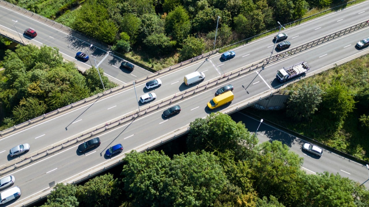 What you need to know about safe stopping distances | Allianz Insurance