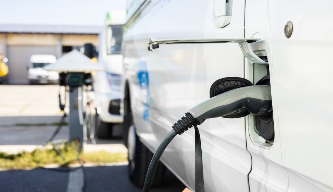 Allianz UK commits to Electric Vehicle corporate fleet transition by ...
